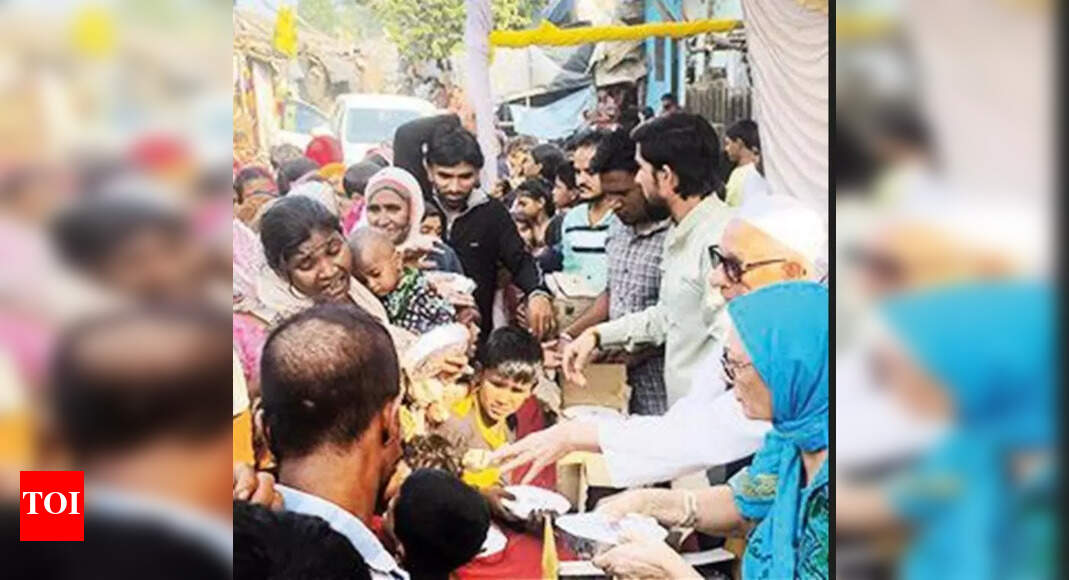 Food bank van drives change by feeding needy in slums | Mumbai News ...