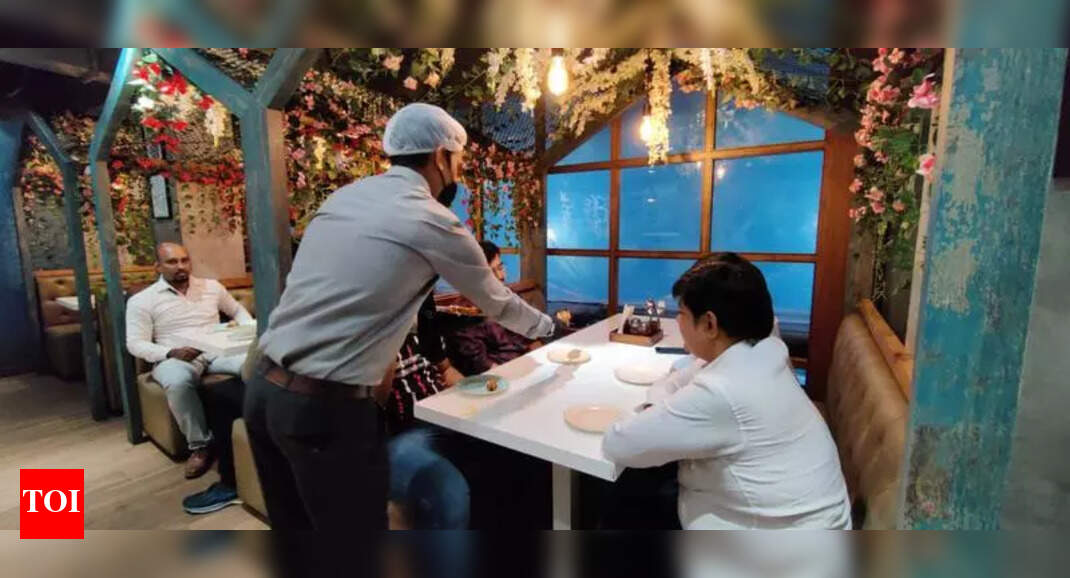 To tip or not to tip when restaurants collect service charge | Pune ...