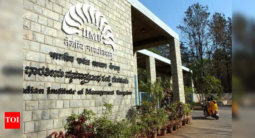 Dad seeks probe into death of IIMB student | Bengaluru News - Times of ...