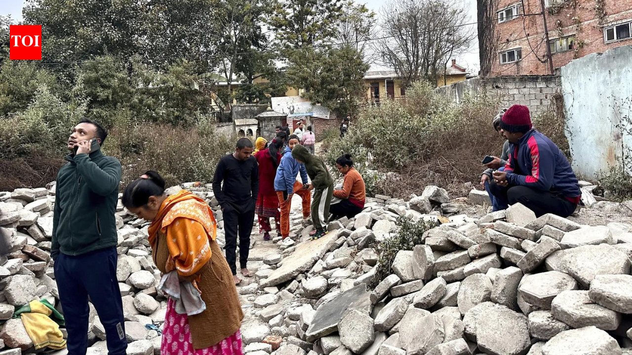 Earthquake rocks Tibet-Nepal border: People run out of buildings as ...