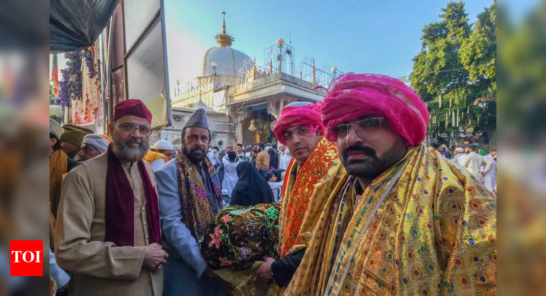 Pakistan high commission offers chadar at Ajmer shrine during annual ...