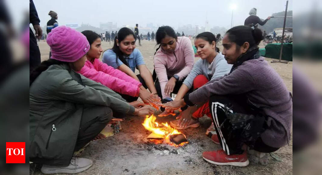 With rise in wind speed, temperatures expected to drop further | Patna ...