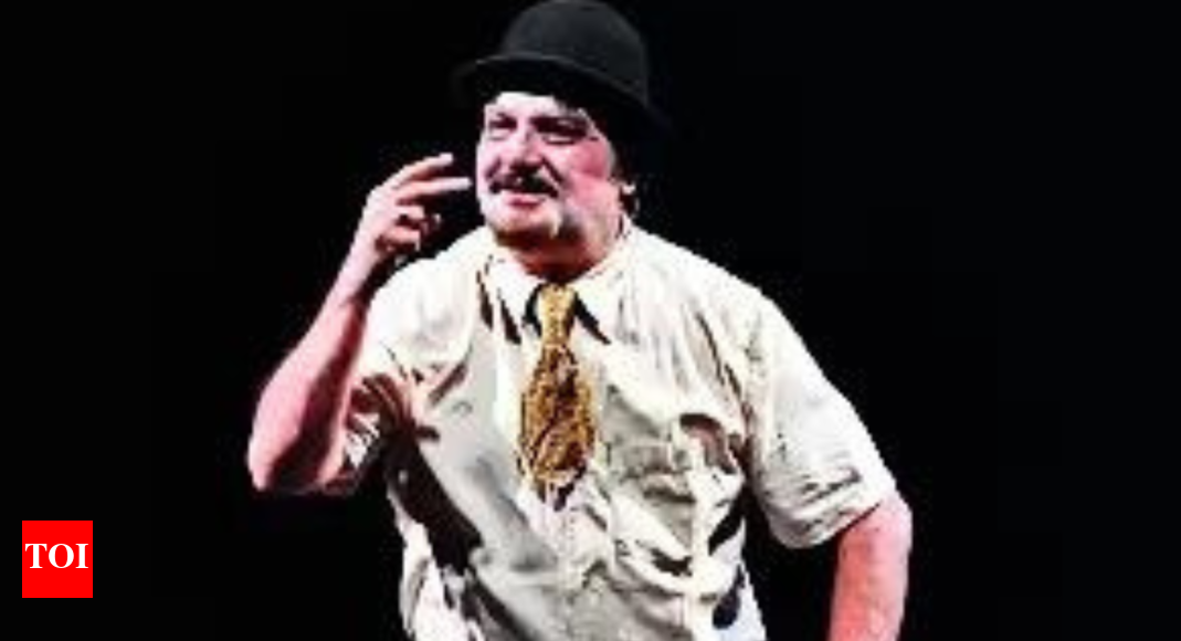 Vinay Pathak back in Pune as the mischievous yet profound clown in play ...
