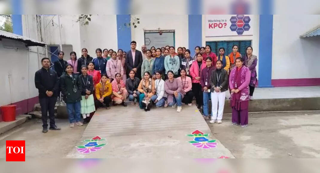 Adani Foundation empowering rural women in Varanasi | Varanasi News ...