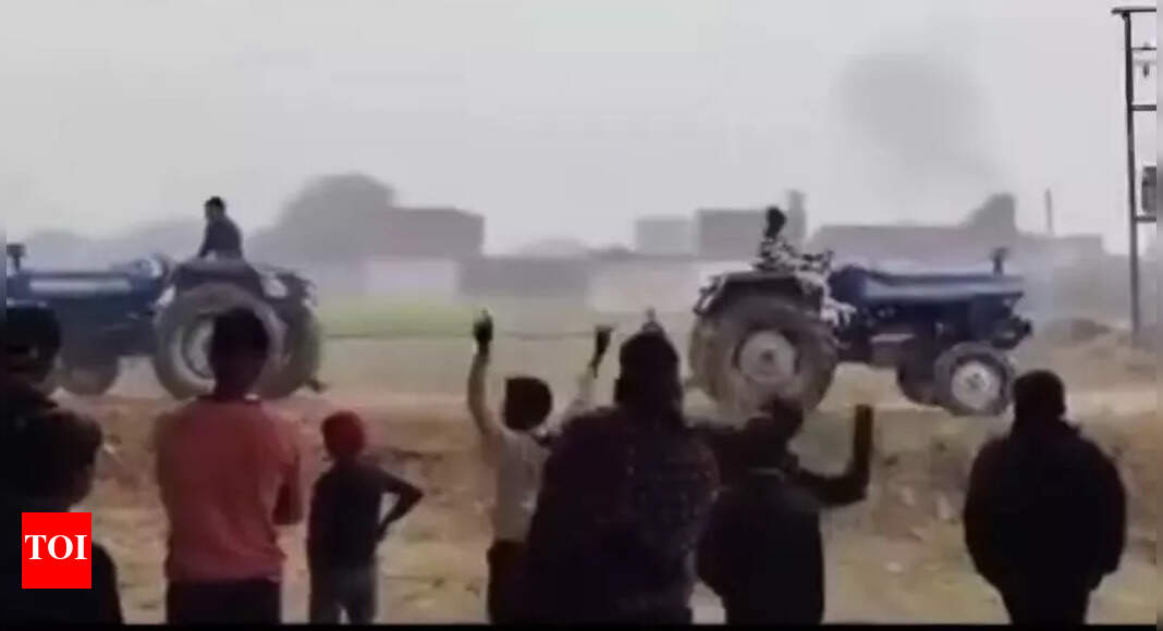 Driver killed as tractor overturns during ‘tug of war’ | Meerut News ...