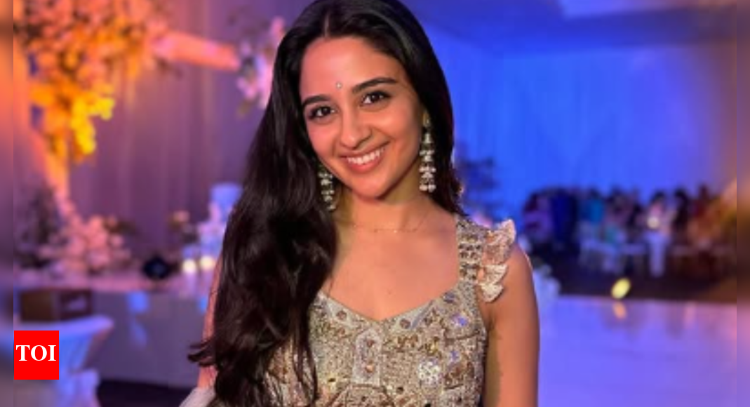 Imanvi Esmail starring opposite Prabhas in 'Fauji' rumoured to replace ...