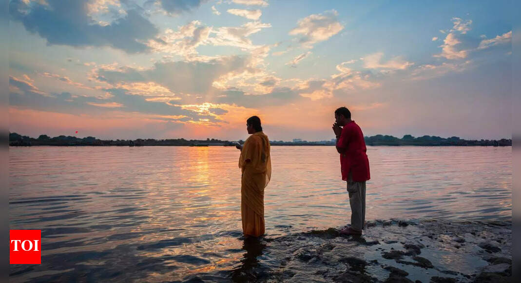 5 healing powers of sacred bathing rituals at Mahakumbh - The Times of ...