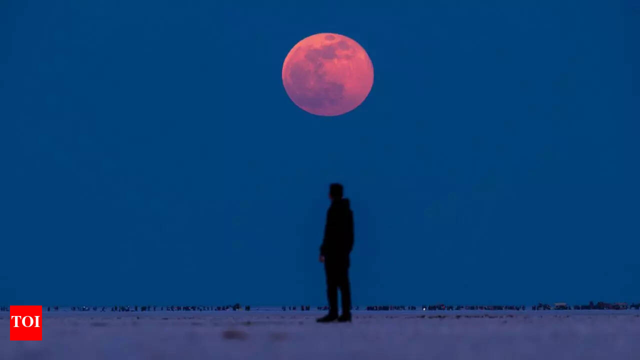Indian Red Moon