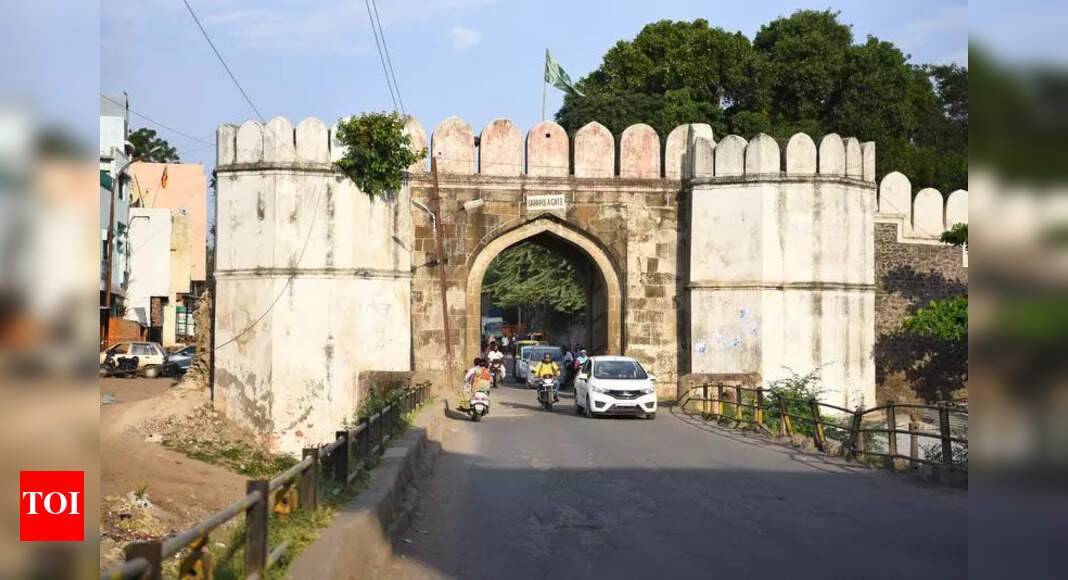 Sambhajinagar’s historic gates immortalized in special postal cover ...