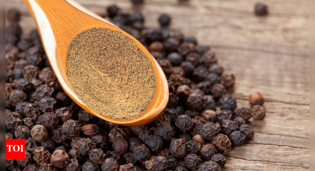 health benefits of black pepper: 6 healthy reasons to sprinkle pepper ...