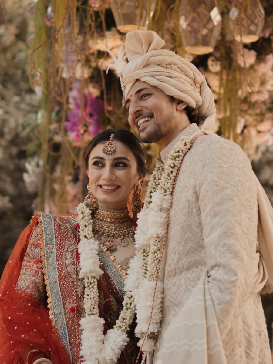 Breathtaking traditional wardrobe of Darshan Raval’s beautiful bride ...