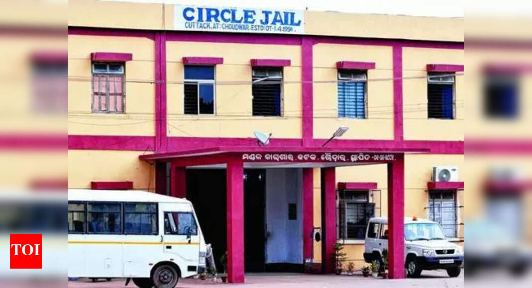 HC sends 5 students on prison tour as ‘punishment’ for assault, quashes ...
