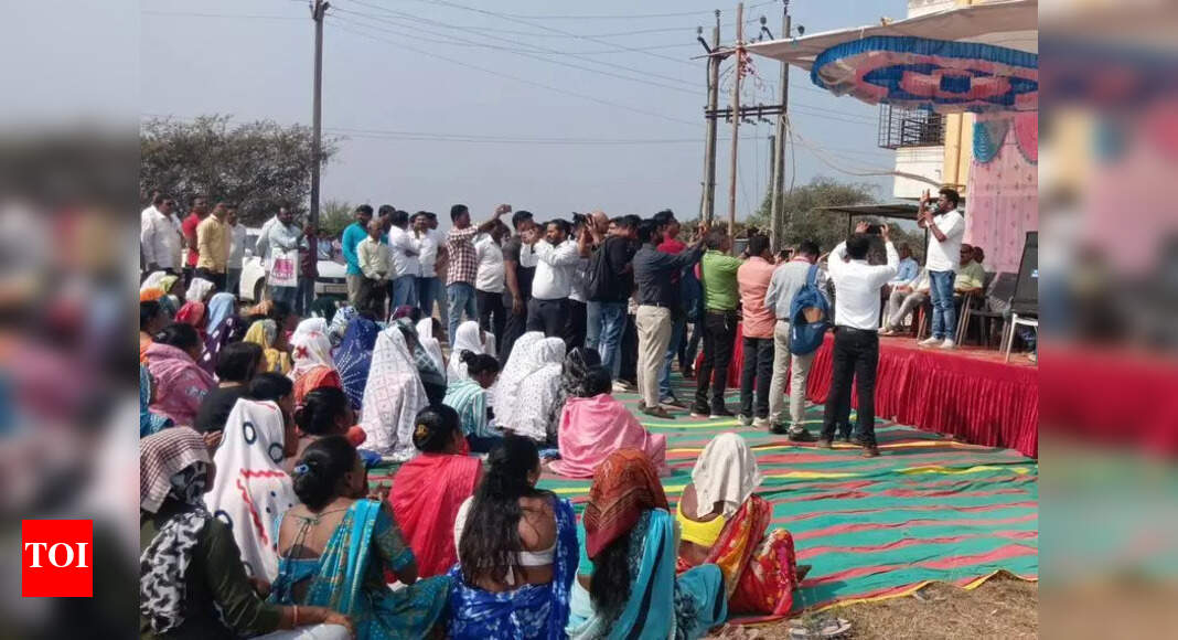 Villagers protest inclusion in Vapi city limits | Surat News - The ...