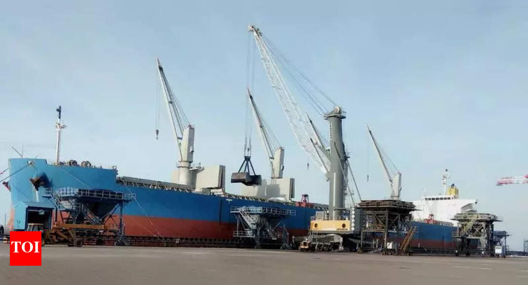 VOC port reports 7% growth in container handling - The Times of India