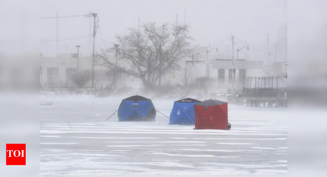 Gold Coast Storms: Sun soaked US gulf coast turns white after historic ...