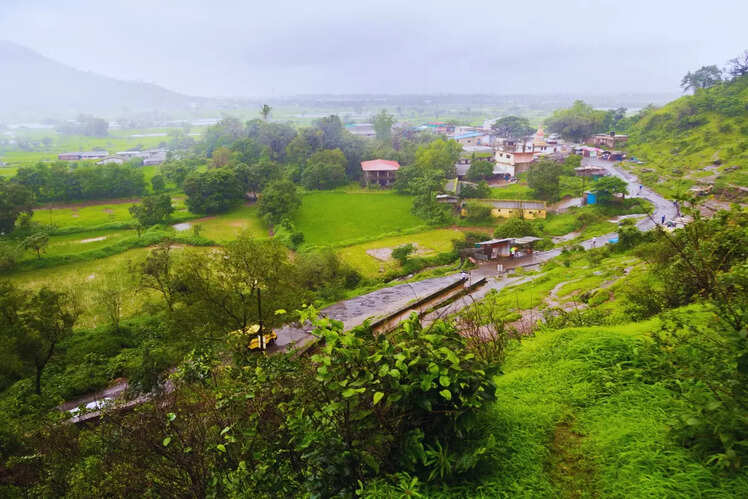 6 train journeys through India’s scenic hill stations | Times of India ...