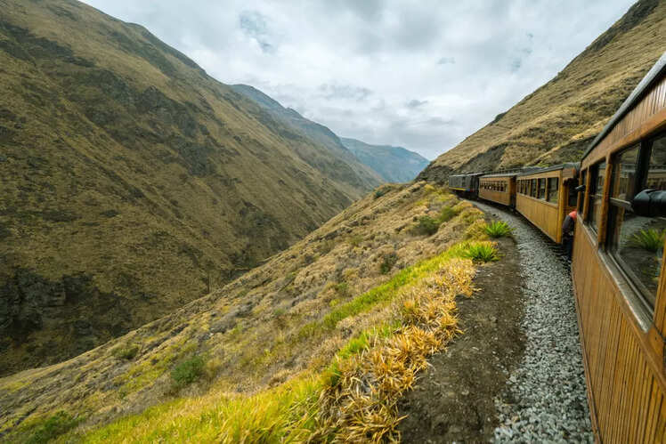 10 unique train journeys in the world; the Indian one will shock you ...