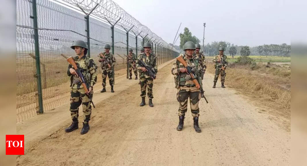 BSF IG spends a night at border outpost | Kolkata News - The Times of India