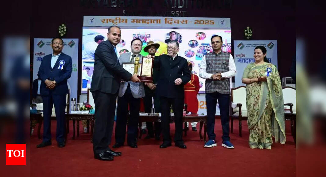 Excellent poll officer award for Gumla DC | Ranchi News - The Times of ...