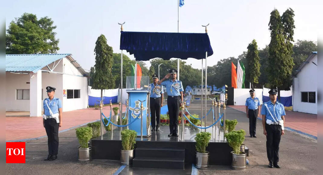 Air Commodore Tapan Sharma takes over command of Air Force Station ...