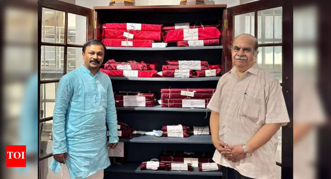 67 pages of cloth manuscript preserved in digital form at Mahatma ...