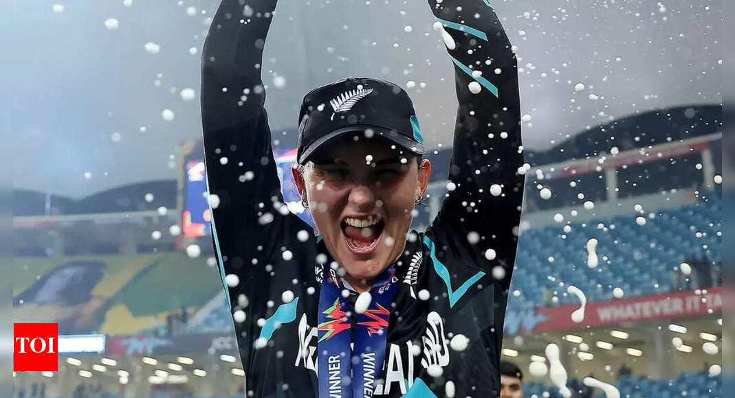 Amelia Kerr wins Rachael Heyhoe Flint Trophy as ICC Women’s Cricketer ...