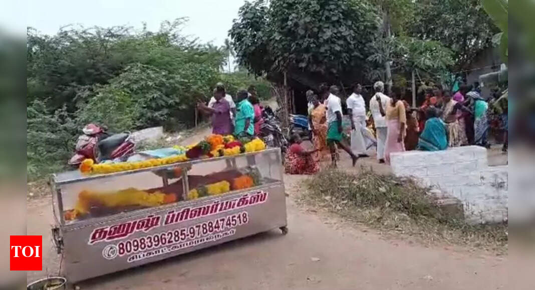 Tension in Vengaivayal as villagers claim cops preventing outsiders ...