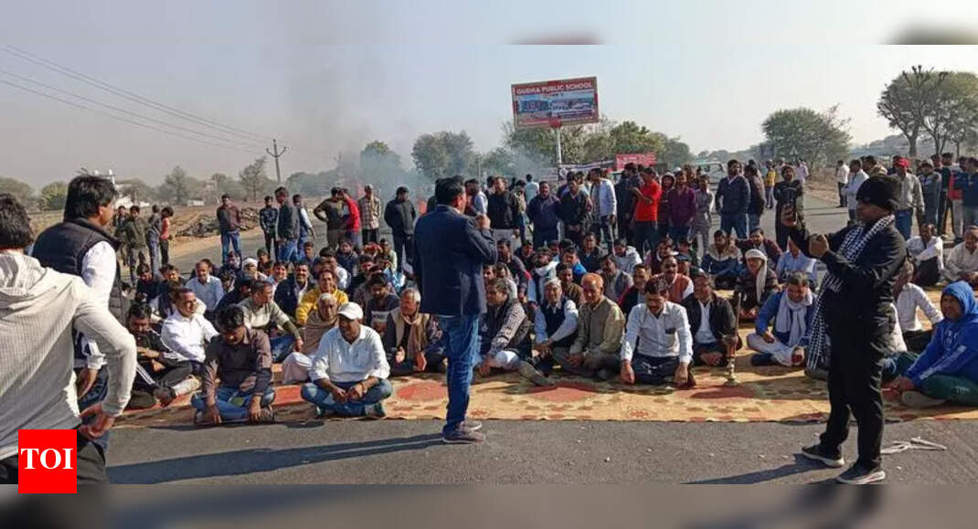 Massive protests halt Neem ka Thana over dist status reversal | Jaipur ...