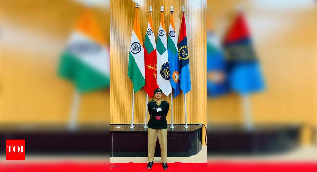 NCC cadet receives DG commendation card | Lucknow News - The Times of India