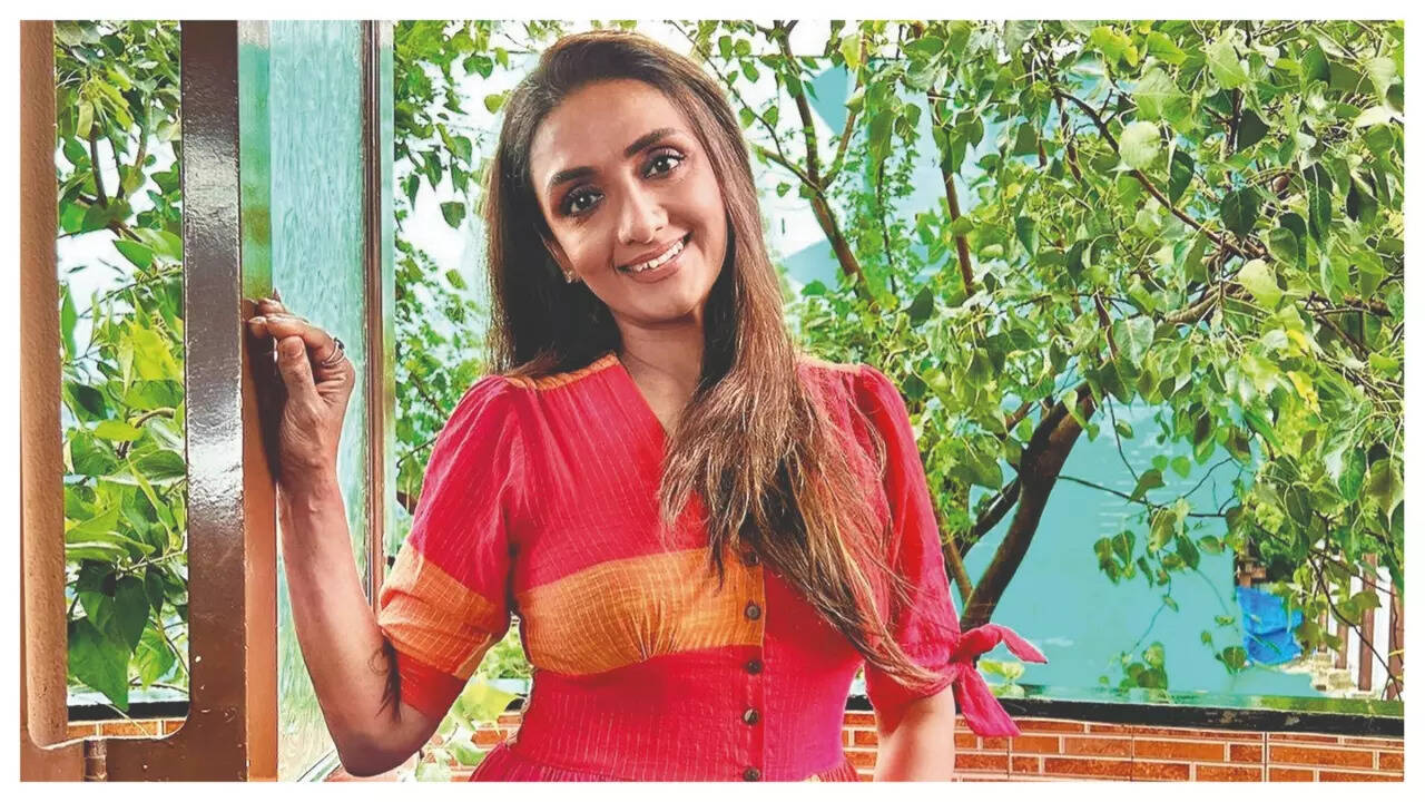 Bollywood Actress Shanti Priya To Play Devki Times Of India