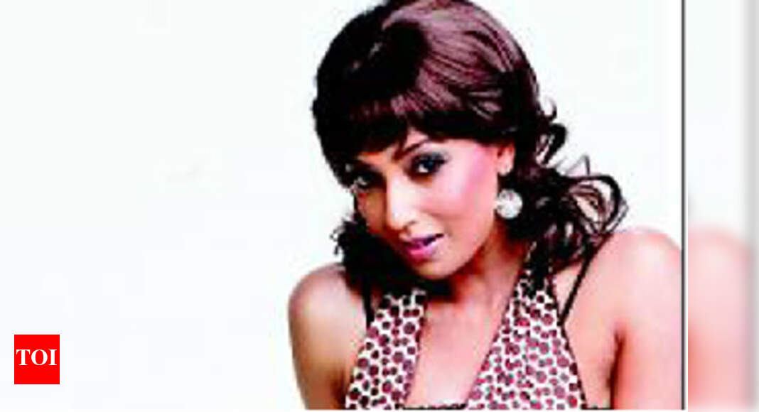 Suman Ranganath in glamorous avatar | Regional Movie News - Times of India