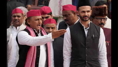 Sambhal riot accused SP MP Barq elected to top AMU decision-making body ...