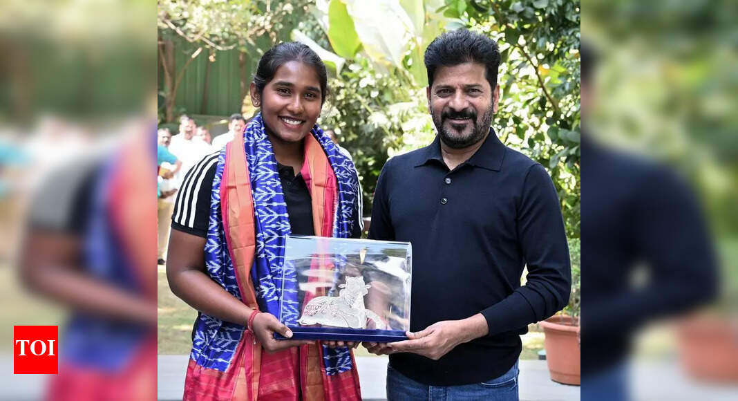 Trisha to get Rs 1 crore from Telangana govt for WC heroics | Hyderabad ...