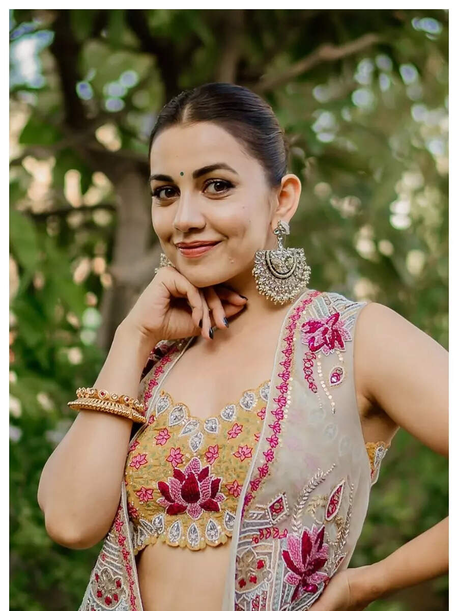 Ethereal snaps of Esha Kansara | Times of India