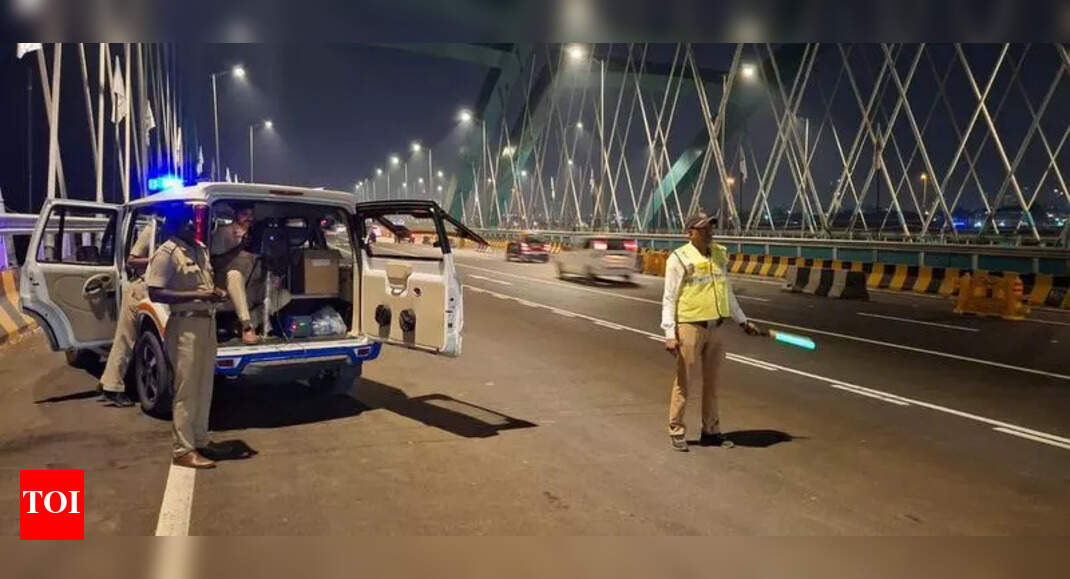 Interceptor vehicles to curb supercar racing on coastal road | Mumbai ...