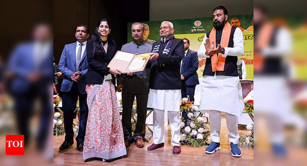 CM hands over job letters to 1,007 agriculture officers | Patna News ...