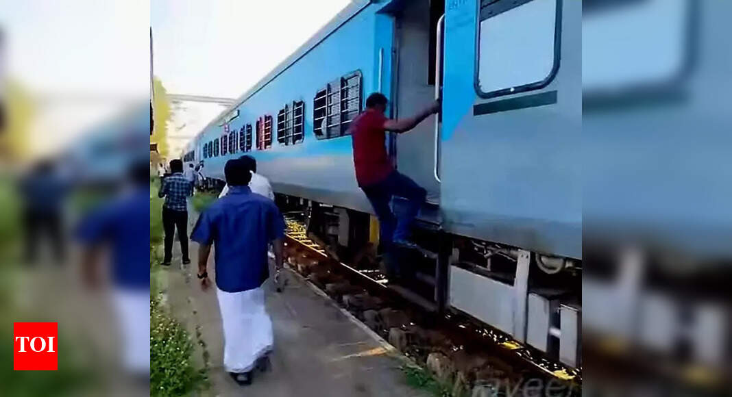 Passengers seek proper platforms at Irugur railway station | Coimbatore ...