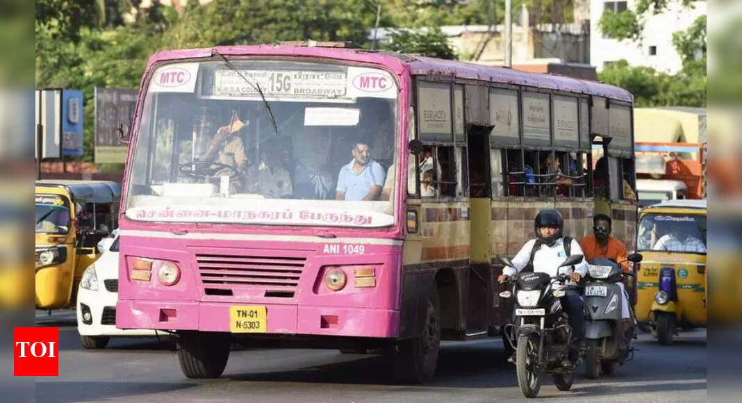 Men create ruckus on pink MTC bus | Chennai News - The Times of India