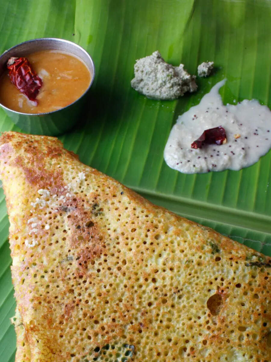 Onion Rava Dosa Recipe: How to make South Indian Onion Rava Dosa for ...
