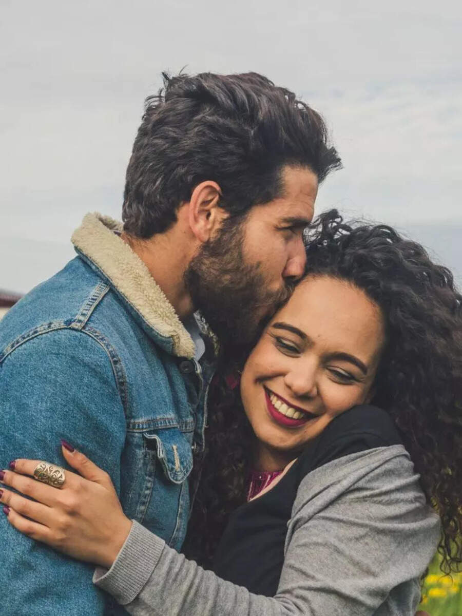 Hug Day 2025: 10 types of hugs and their hidden meaning | Times of India