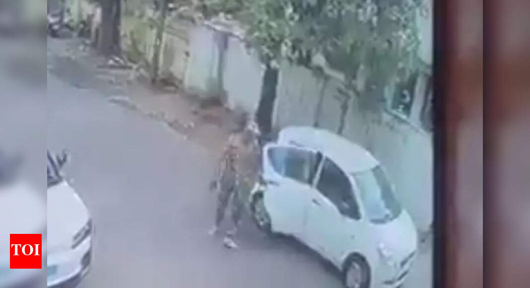 Dressed in army fatigues, 5 armed men loot 60L from home in ...