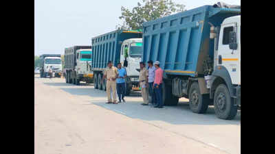 Mafia Trucks & Sand Worth Rs3Cr Seized By Cops | Nagpur News - The ...