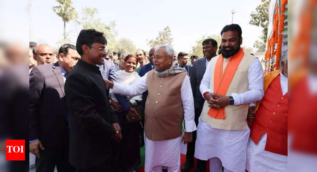 CM launches schemesworth Rs1k cr in Gaya | Patna News - The Times of India