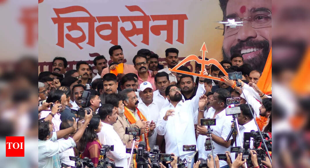 MLA Rajan Salvi joins Shiv Sena, citing discontent with Uddhav ...