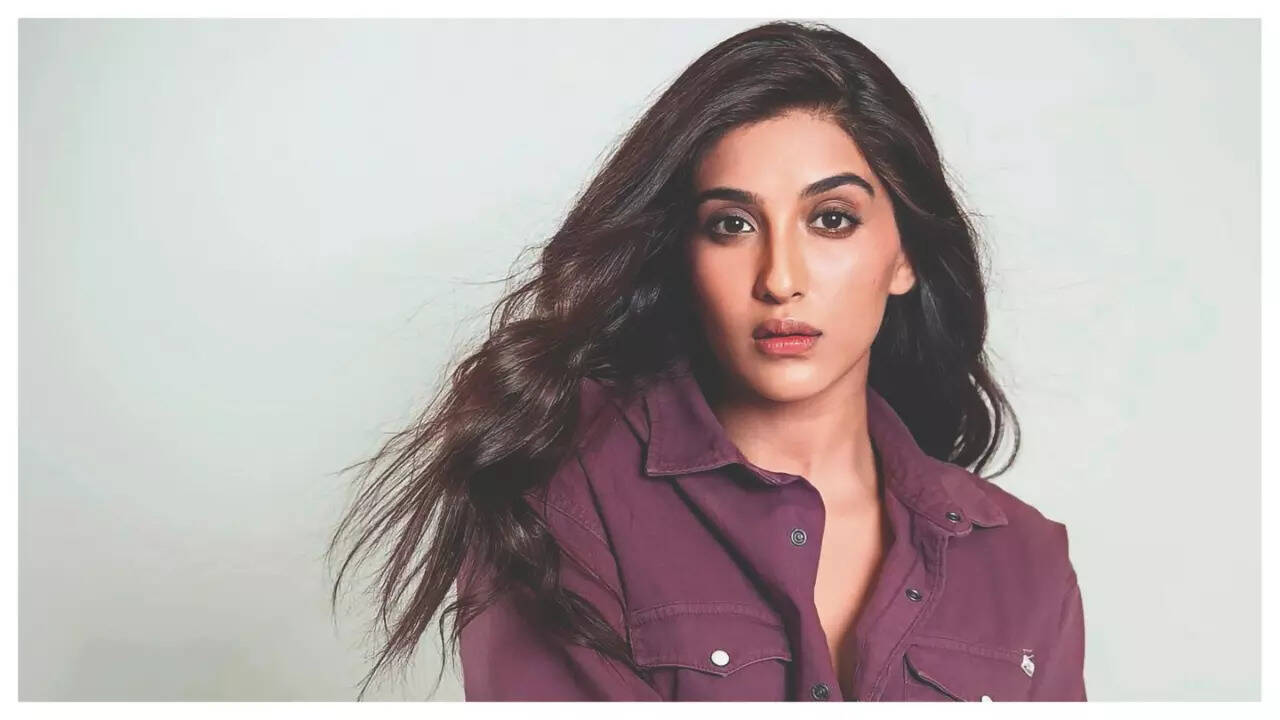 Nimrit Kaur Ahluwalia Movies And Tv Shows 60 Photos - Moonagedaydream.film