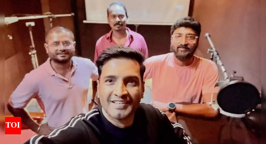 Santhanam starts dubbing for 'DD Next Level' | Tamil Movie News - The ...
