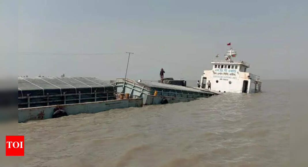 Bangladeshi barge with fly ash sinks in Bengal, sparks green worry | Kolkata News - The Times of ...