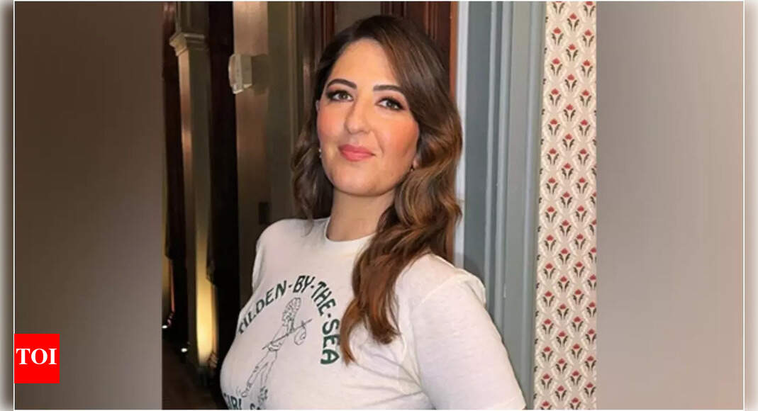 Comedian and actress D'Arcy Carden joins cast of 'The Handmaid's Tale ...