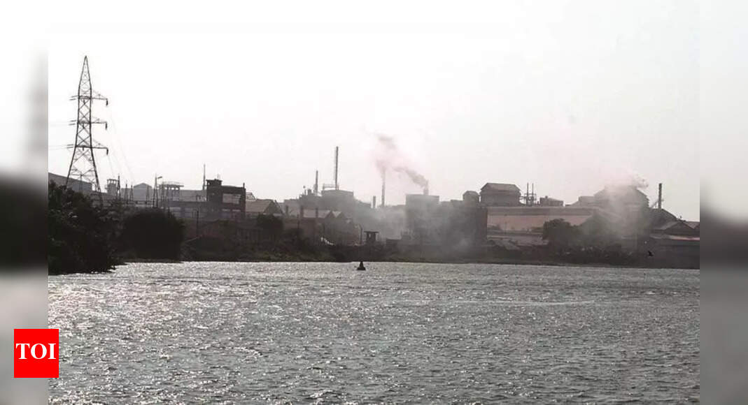 PCB officials discuss industrial pollution in Eloor, plan weekly ...