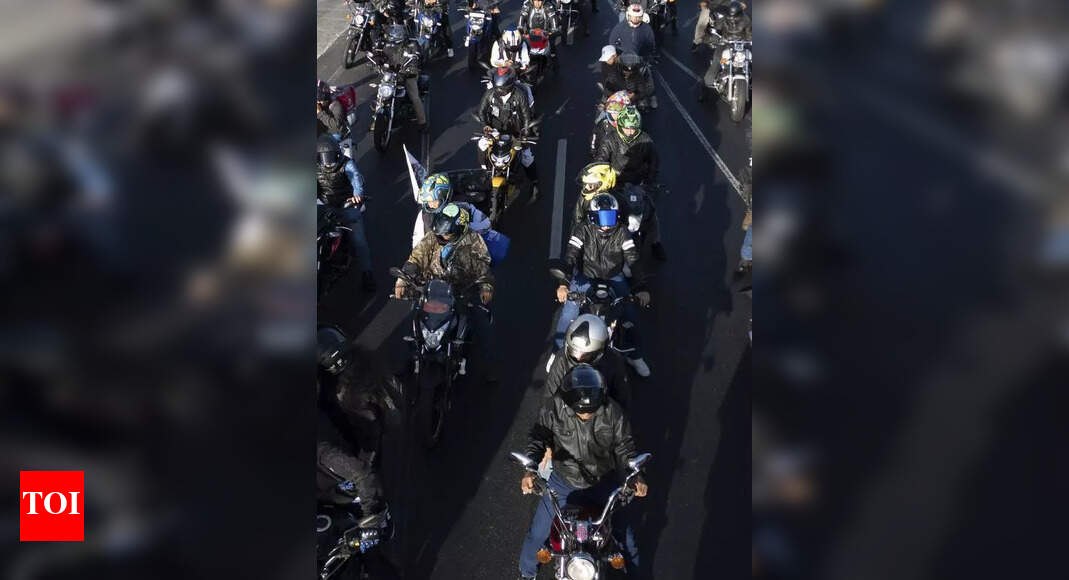 52 bikers race, perform stunts at Bandra Reclamation & WEH, held ...